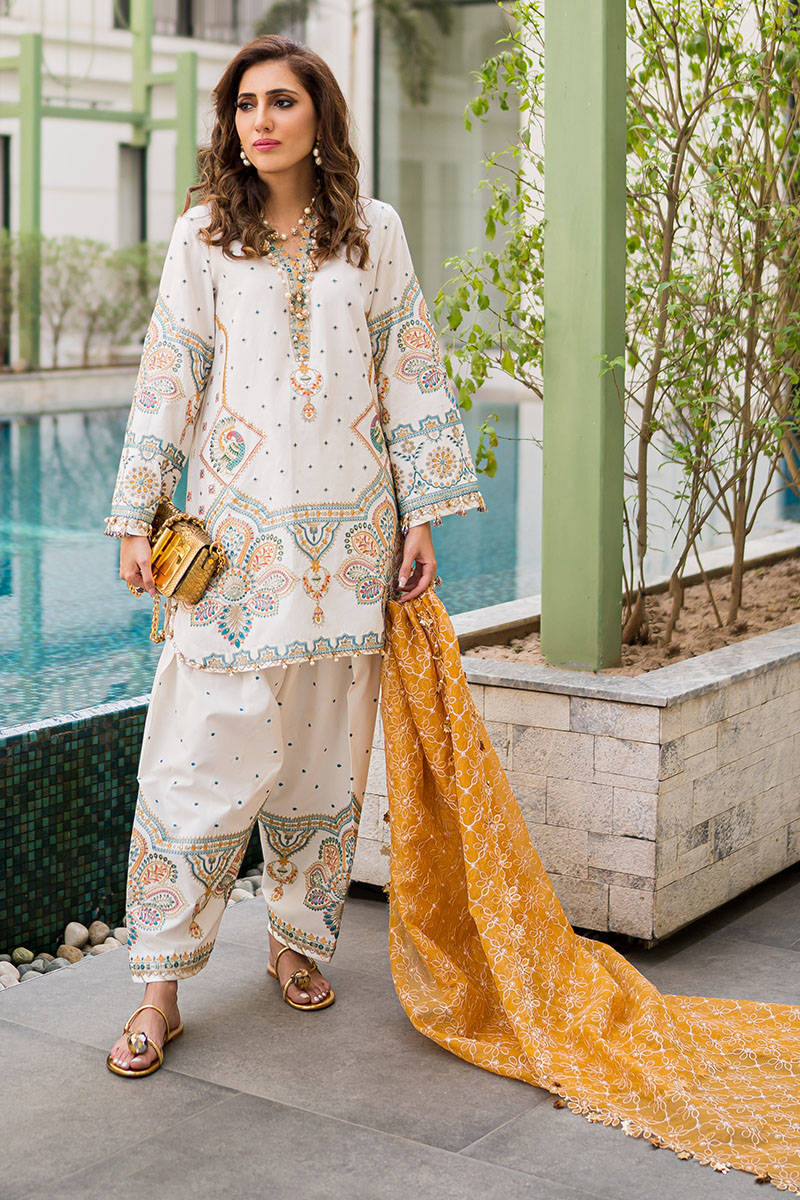 Nazish in Suraj Mukhi | Mohsin Naveed Ranjha Design Studio